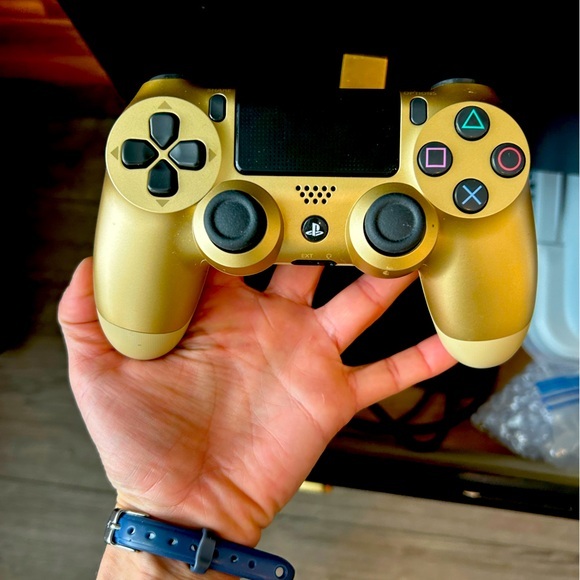 gold ps4 controller wireless